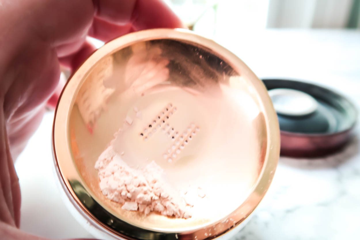 My New Favorite Setting Powder: HOURGLASS VEIL™ TRANSLUCENT SETTING ...